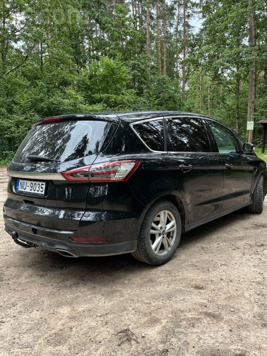 Melns Ford S-Max 2017 Bauska, ar dzinēja tilpumu 2.00 L un nobraukumu 317 tūkst. km par 9000 €, foto 4 vietnē AUTOMOTO.COM.LV