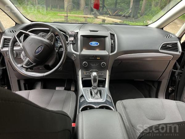 Black Ford S-Max 2017 in Bauska, with an engine capacity of 2.00 L and mileage of 317 thousand km for 9000 €, photo 6 on AUTOMOTO.COM.LV