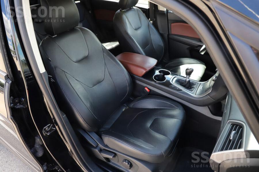 Black Ford S-Max 2017 in Tukums, with an engine capacity of 2.00 L and mileage of 262 thousand km for 6990 €, photo 8 on AUTOMOTO.COM.LV