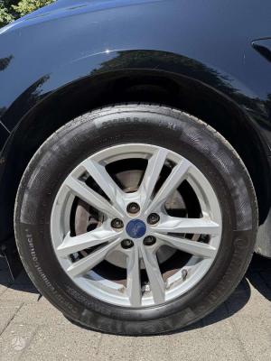 Black Ford S-Max 2017 in Klaipeda, with an engine capacity of 2.00 L and mileage of 190 thousand km for 7500 €, photo 22 on AUTOMOTO.COM.LV