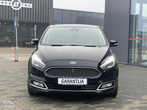 Black Ford S-Max 2018 in Siauliai, with an engine capacity of 2.00 L and mileage of 238 thousand km for 14200 €, photo 2 on AUTOMOTO.COM.LV