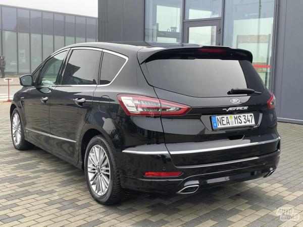 Black Ford S-Max 2018 in Siauliai, with an engine capacity of 2.00 L and mileage of 238 thousand km for 14200 €, photo 5 on AUTOMOTO.COM.LV