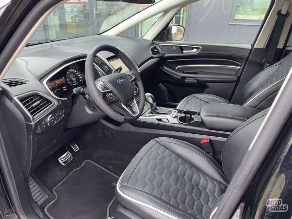 Black Ford S-Max 2018 in Siauliai, with an engine capacity of 2.00 L and mileage of 238 thousand km for 14200 €, photo 10 on AUTOMOTO.COM.LV