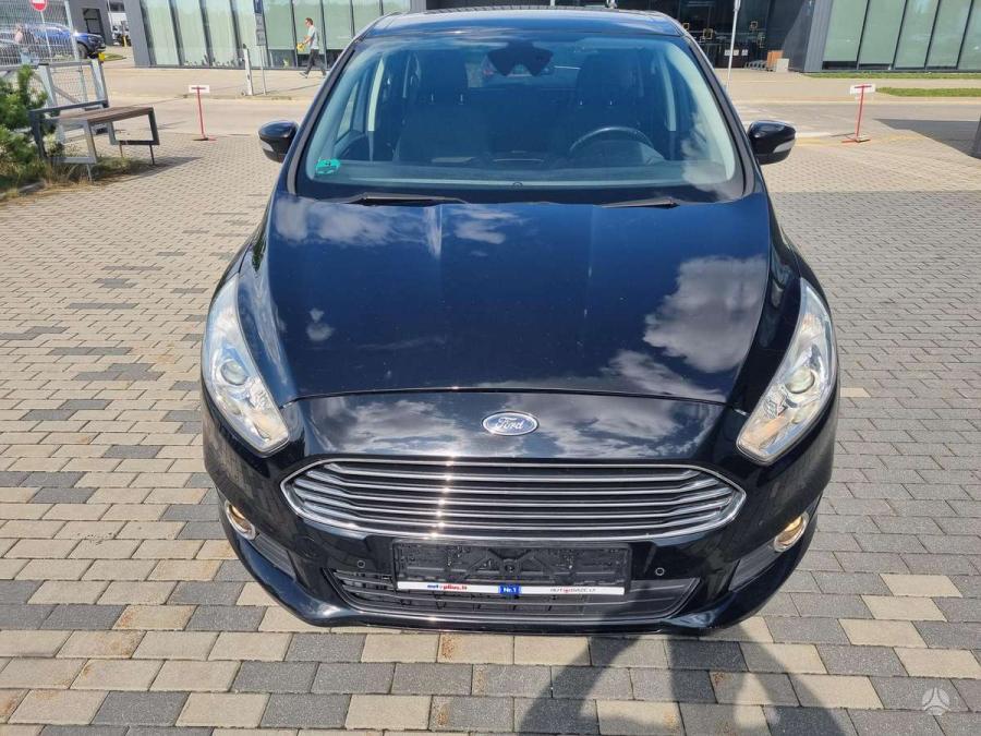 Black Ford S-Max 2018 in Siauliai, with an engine capacity of 2.00 L and mileage of 180 thousand km for 8700 €, photo 3 on AUTOMOTO.COM.LV