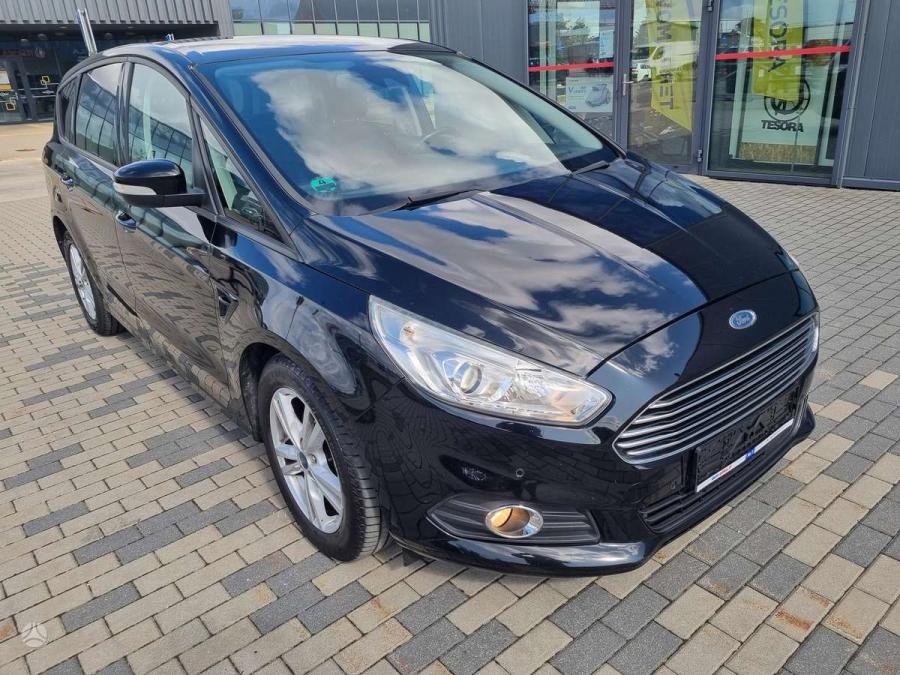 Black Ford S-Max 2018 in Siauliai, with an engine capacity of 2.00 L and mileage of 180 thousand km for 8700 €, photo 5 on AUTOMOTO.COM.LV