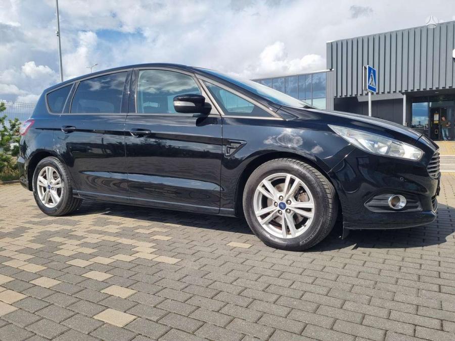 Black Ford S-Max 2018 in Siauliai, with an engine capacity of 2.00 L and mileage of 180 thousand km for 8700 €, photo 6 on AUTOMOTO.COM.LV
