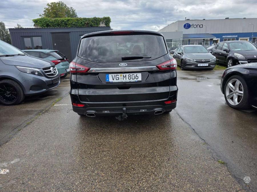 Black Ford S-Max 2018 in Siauliai, with an engine capacity of 2.00 L and mileage of 212 thousand km for 9700 €, photo 6 on AUTOMOTO.COM.LV