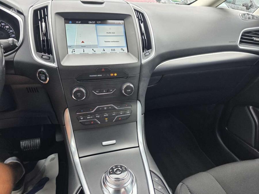 Black Ford S-Max 2018 in Siauliai, with an engine capacity of 2.00 L and mileage of 212 thousand km for 9700 €, photo 7 on AUTOMOTO.COM.LV