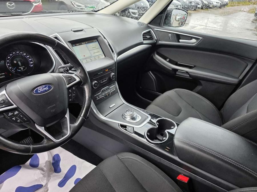 Black Ford S-Max 2018 in Siauliai, with an engine capacity of 2.00 L and mileage of 212 thousand km for 9700 €, photo 13 on AUTOMOTO.COM.LV