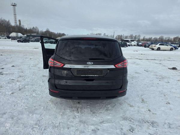 Black Ford S-Max 2019 in Marijampole, with an engine capacity of 1.50 L and mileage of 166 thousand km for 10990 €, photo 5 on AUTOMOTO.COM.LV