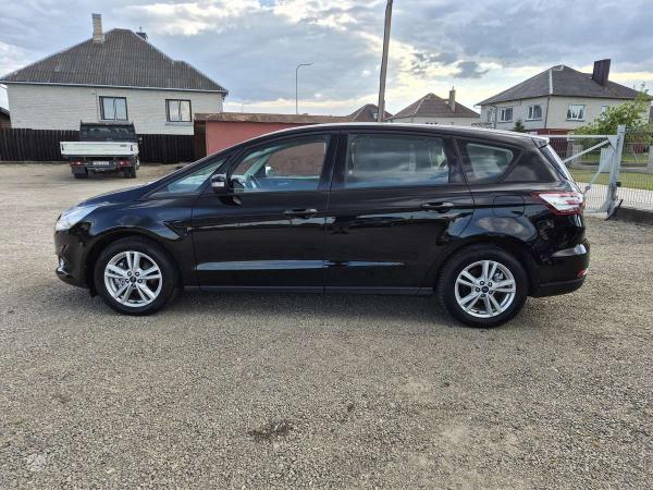 Black Ford S-Max 2019 in Kursenai, with an engine capacity of 2.00 L and mileage of 250 thousand km for 9750 €, photo 6 on AUTOMOTO.COM.LV