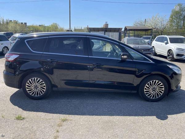 Black Ford S-Max 2019 in Panevezys, with an engine capacity of 2.00 L and mileage of 220 thousand km for 9300 €, photo 5 on AUTOMOTO.COM.LV