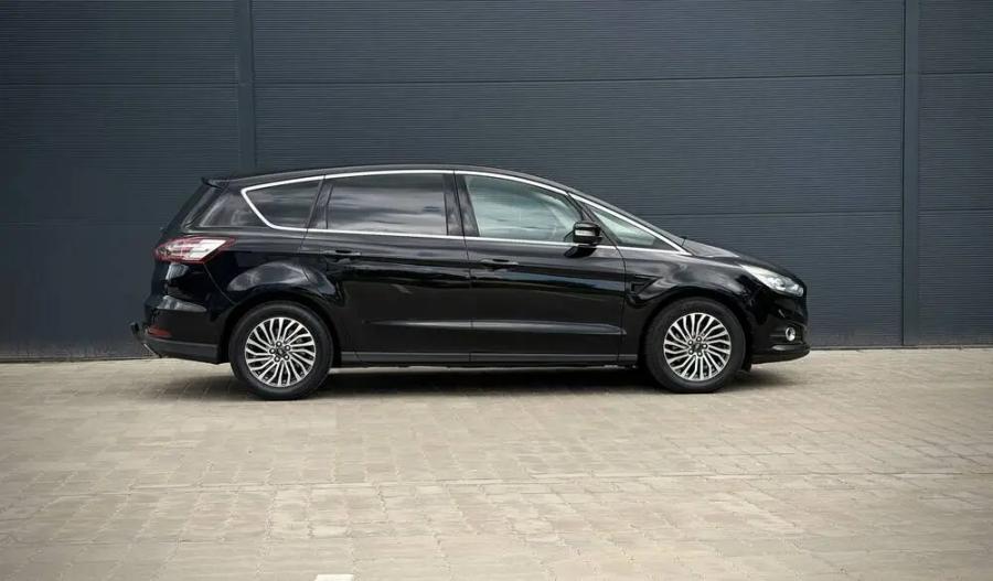 Black Ford S-Max 2019 in Riga, with an engine capacity of 2.00 L and mileage of 169 thousand km for 13495 €, photo 6 on AUTOMOTO.COM.LV