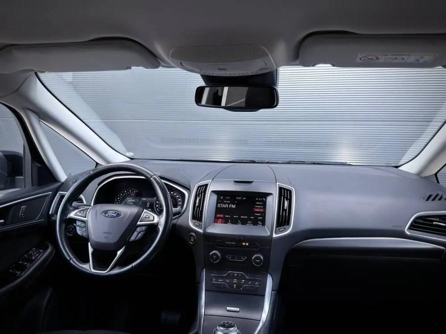 Black Ford S-Max 2019 in Riga, with an engine capacity of 2.00 L and mileage of 169 thousand km for 13495 €, photo 8 on AUTOMOTO.COM.LV