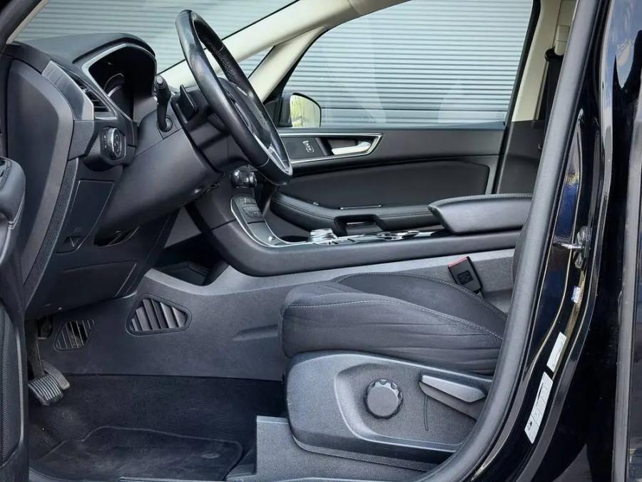 Black Ford S-Max 2019 in Riga, with an engine capacity of 2.00 L and mileage of 169 thousand km for 13495 €, photo 12 on AUTOMOTO.COM.LV