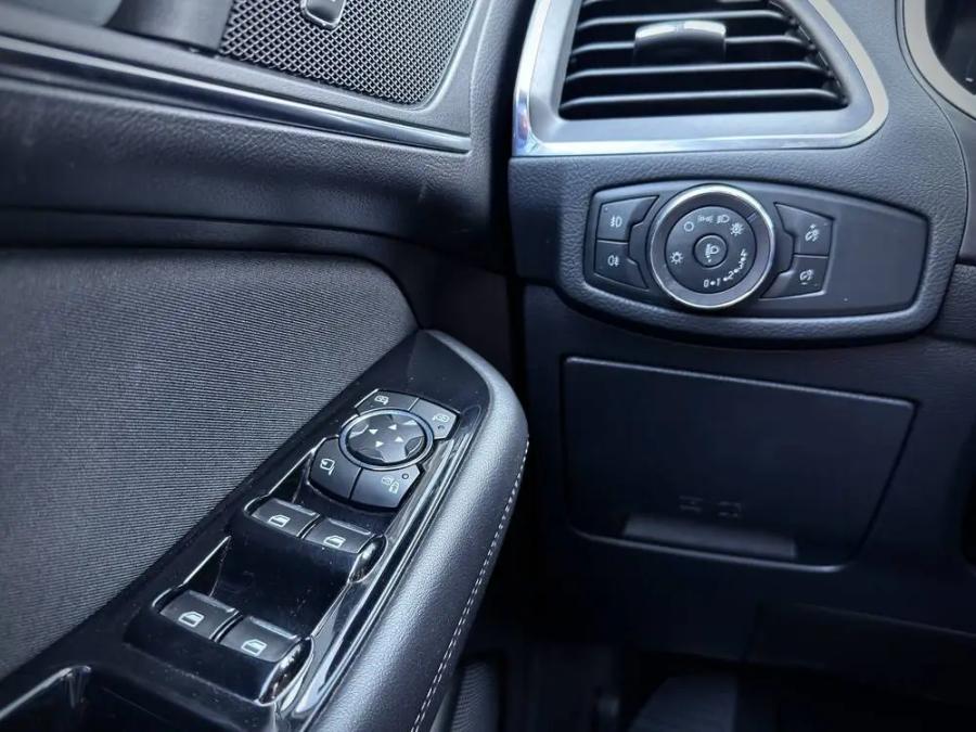 Black Ford S-Max 2019 in Riga, with an engine capacity of 2.00 L and mileage of 169 thousand km for 13495 €, photo 16 on AUTOMOTO.COM.LV