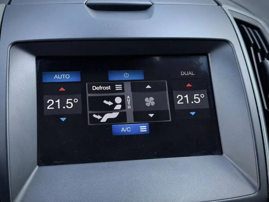 Black Ford S-Max 2019 in Riga, with an engine capacity of 2.00 L and mileage of 169 thousand km for 13495 €, photo 20 on AUTOMOTO.COM.LV