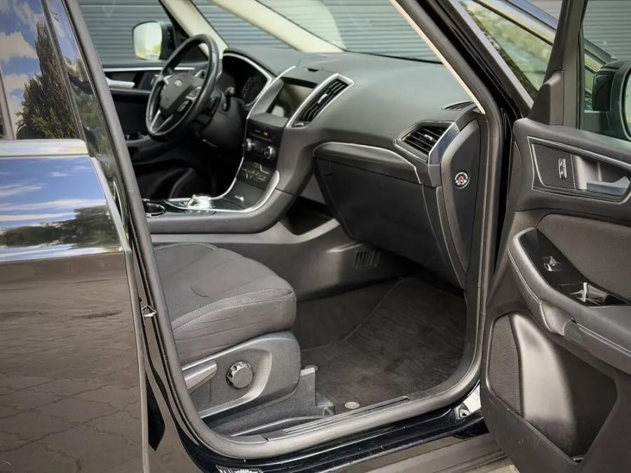 Black Ford S-Max 2019 in Riga, with an engine capacity of 2.00 L and mileage of 169 thousand km for 13495 €, photo 24 on AUTOMOTO.COM.LV
