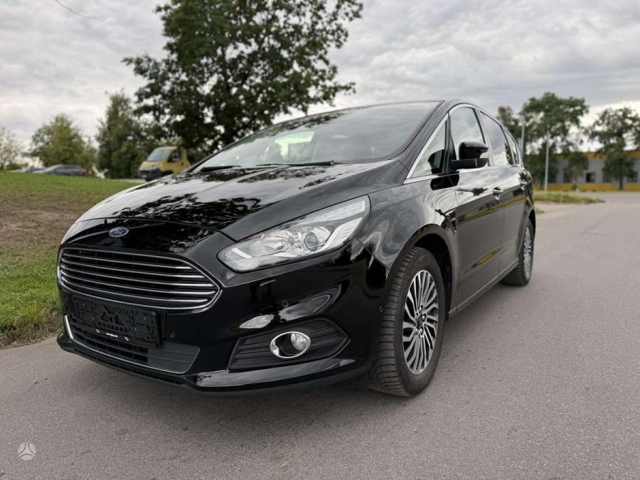 Black Ford S-Max 2019 in Panevezys, with an engine capacity of 2.00 L and mileage of 262 thousand km for 10000 €, photo 4 on AUTOMOTO.COM.LV