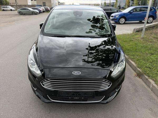 Black Ford S-Max 2019 in Panevezys, with an engine capacity of 2.00 L and mileage of 262 thousand km for 10000 €, photo 6 on AUTOMOTO.COM.LV