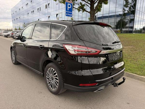 Black Ford S-Max 2019 in Panevezys, with an engine capacity of 2.00 L and mileage of 262 thousand km for 10000 €, photo 7 on AUTOMOTO.COM.LV
