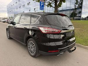 Black Ford S-Max 2019 in Panevezys, with an engine capacity of 2.00 L and mileage of 262 thousand km for 10000 €, photo 8 on AUTOMOTO.COM.LV