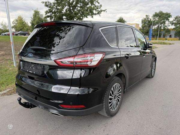 Black Ford S-Max 2019 in Panevezys, with an engine capacity of 2.00 L and mileage of 262 thousand km for 10000 €, photo 8 on AUTOMOTO.COM.LV