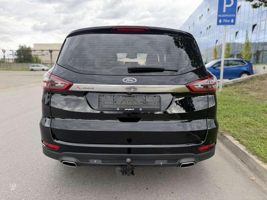 Black Ford S-Max 2019 in Panevezys, with an engine capacity of 2.00 L and mileage of 262 thousand km for 10000 €, photo 10 on AUTOMOTO.COM.LV