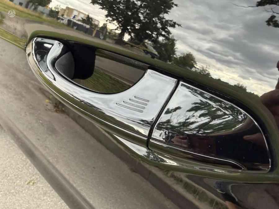 Black Ford S-Max 2019 in Panevezys, with an engine capacity of 2.00 L and mileage of 262 thousand km for 10000 €, photo 15 on AUTOMOTO.COM.LV