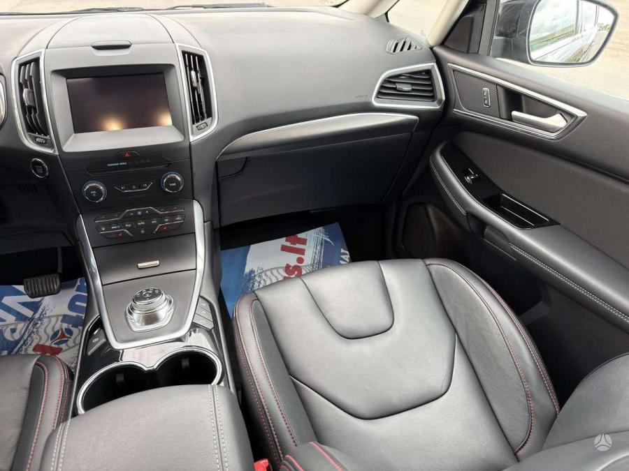 Black Ford S-Max 2019 in Panevezys, with an engine capacity of 2.00 L and mileage of 262 thousand km for 10000 €, photo 20 on AUTOMOTO.COM.LV