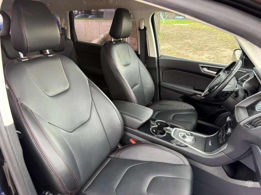 Black Ford S-Max 2019 in Panevezys, with an engine capacity of 2.00 L and mileage of 262 thousand km for 10000 €, photo 23 on AUTOMOTO.COM.LV