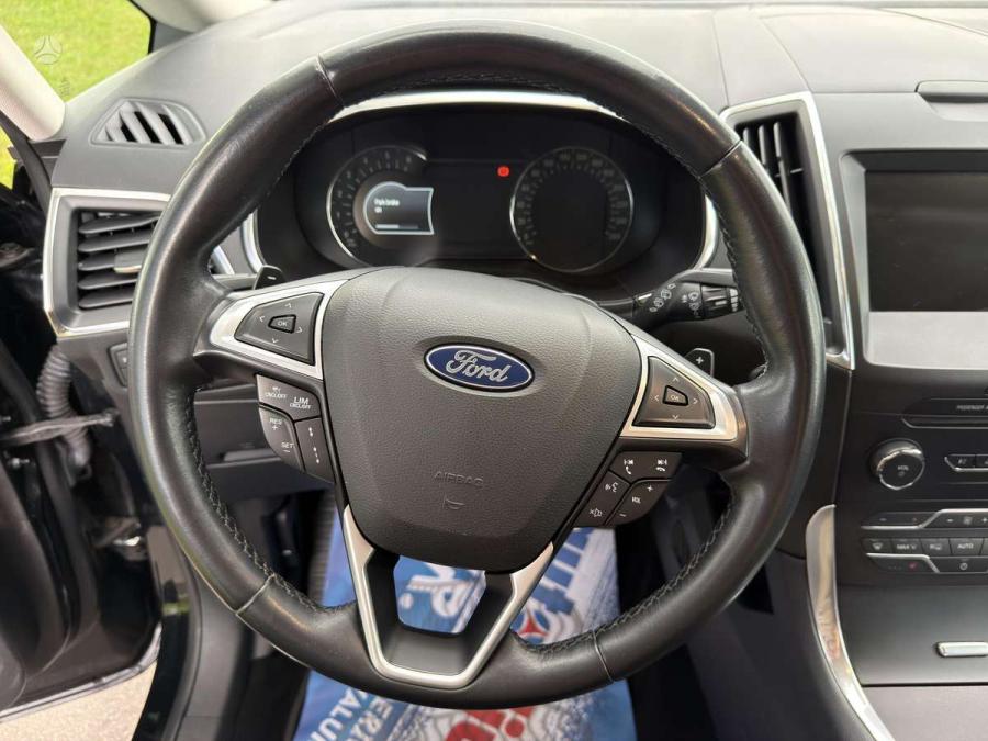 Black Ford S-Max 2019 in Panevezys, with an engine capacity of 2.00 L and mileage of 262 thousand km for 10000 €, photo 24 on AUTOMOTO.COM.LV