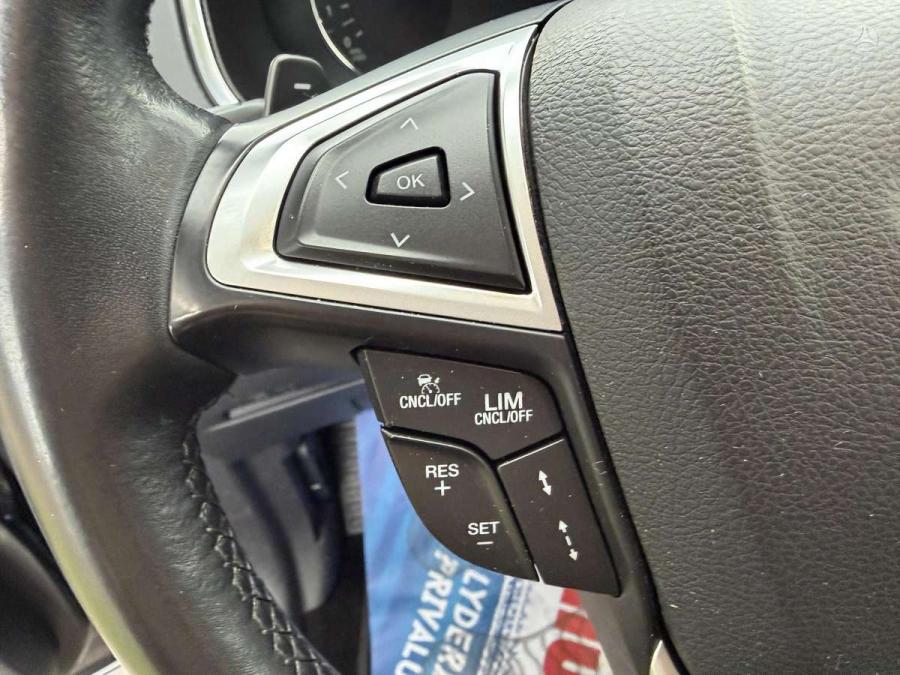 Black Ford S-Max 2019 in Panevezys, with an engine capacity of 2.00 L and mileage of 262 thousand km for 10000 €, photo 26 on AUTOMOTO.COM.LV