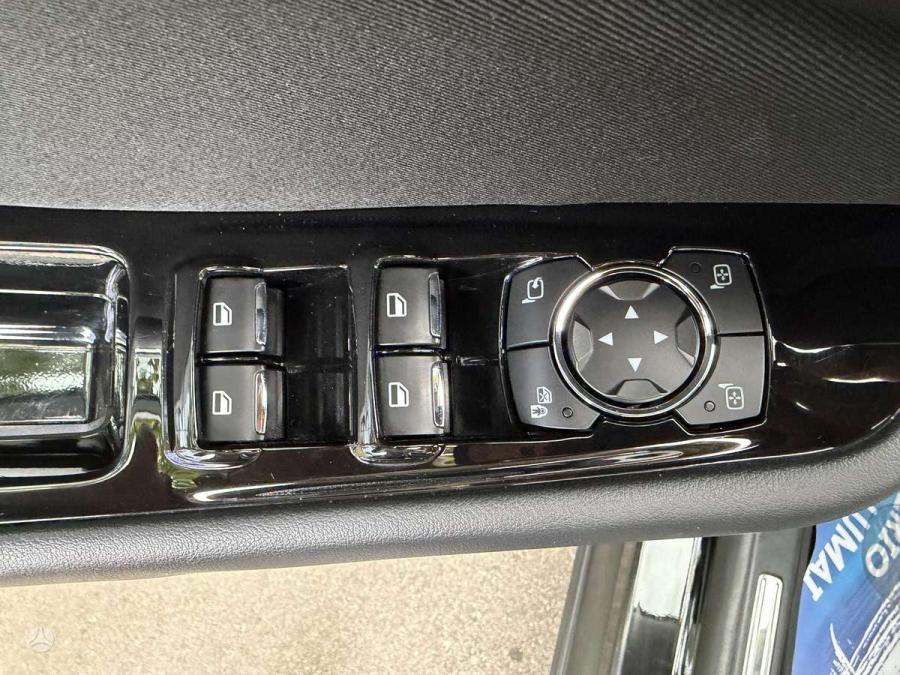 Black Ford S-Max 2019 in Panevezys, with an engine capacity of 2.00 L and mileage of 262 thousand km for 10000 €, photo 35 on AUTOMOTO.COM.LV