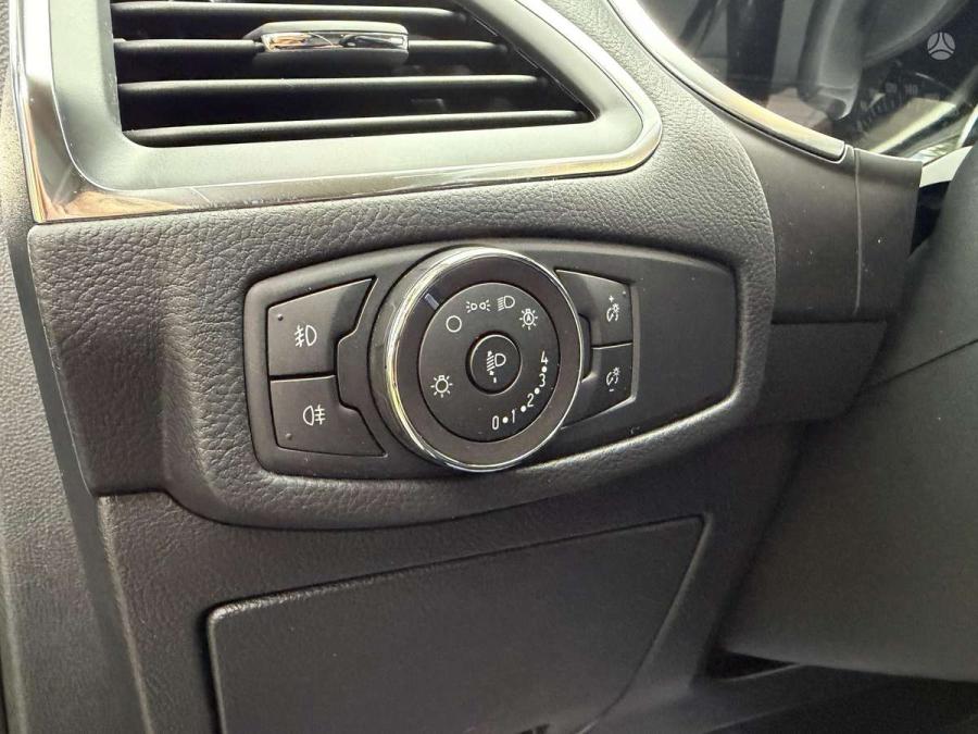 Black Ford S-Max 2019 in Panevezys, with an engine capacity of 2.00 L and mileage of 262 thousand km for 10000 €, photo 36 on AUTOMOTO.COM.LV