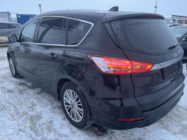 Black Ford S-Max 2020 in Marijampole, with an engine capacity of 2.00 L and mileage of 184 thousand km for 7900 €, photo 6 on AUTOMOTO.COM.LV