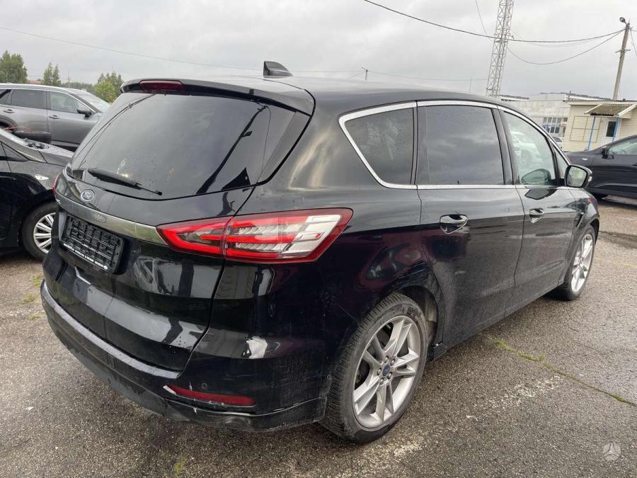 Black Ford S-Max 2020 in Panevezys, with an engine capacity of 2.00 L and mileage of 265 thousand km for 6450 €, photo 5 on AUTOMOTO.COM.LV
