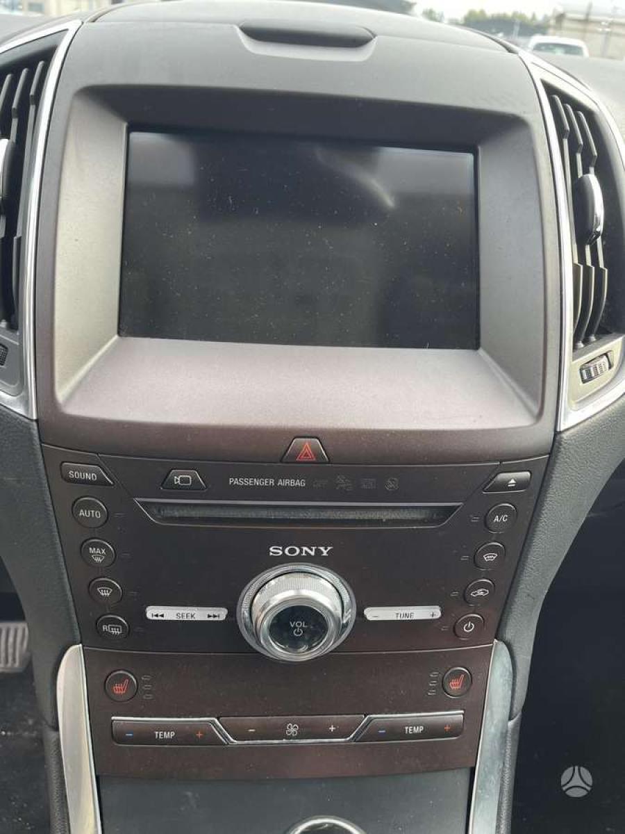 Black Ford S-Max 2020 in Panevezys, with an engine capacity of 2.00 L and mileage of 265 thousand km for 6450 €, photo 12 on AUTOMOTO.COM.LV