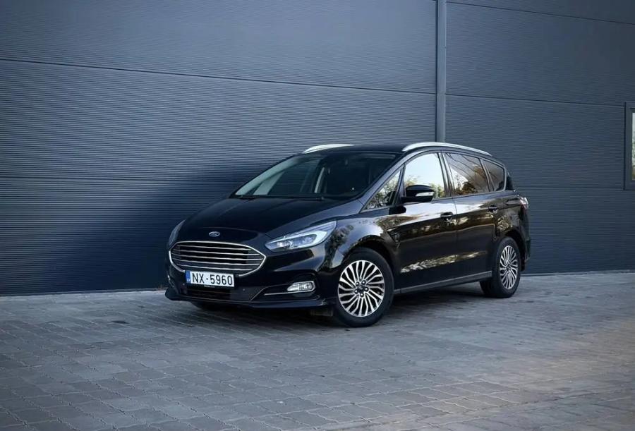 Melns Ford S-Max 2021 Rīga, ar dzinēja tilpumu 2.00 L un nobraukumu 192 tūkst. km par 14195 €, foto 1 vietnē AUTOMOTO.COM.LV