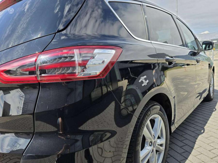 Black Ford S-Max 2021 in Siauliai, with an engine capacity of 2.00 L and mileage of 240 thousand km for 9990 €, photo 15 on AUTOMOTO.COM.LV