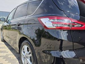 Black Ford S-Max 2021 in Siauliai, with an engine capacity of 2.00 L and mileage of 240 thousand km for 9990 €, photo 17 on AUTOMOTO.COM.LV
