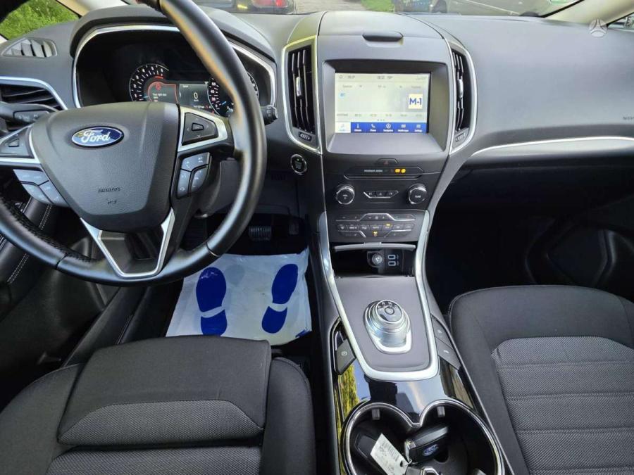 Black Ford S-Max 2021 in Siauliai, with an engine capacity of 2.00 L and mileage of 240 thousand km for 9990 €, photo 20 on AUTOMOTO.COM.LV