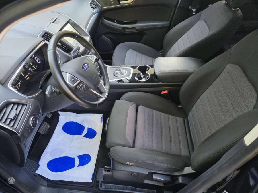 Black Ford S-Max 2021 in Siauliai, with an engine capacity of 2.00 L and mileage of 240 thousand km for 9990 €, photo 24 on AUTOMOTO.COM.LV