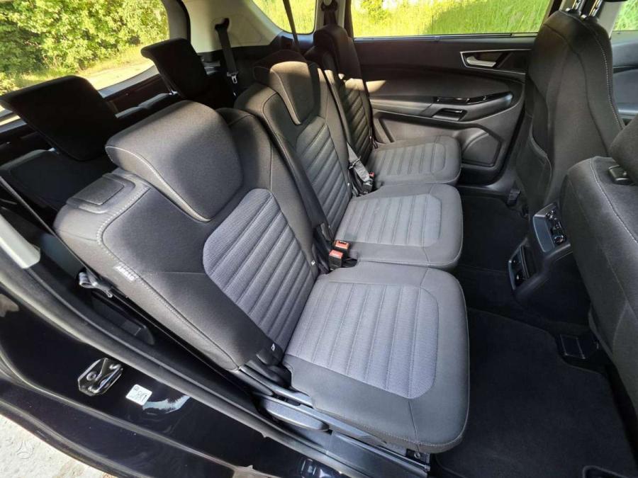 Black Ford S-Max 2021 in Siauliai, with an engine capacity of 2.00 L and mileage of 240 thousand km for 9990 €, photo 26 on AUTOMOTO.COM.LV