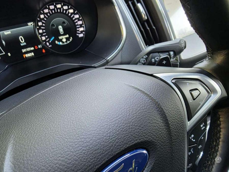 Black Ford S-Max 2021 in Siauliai, with an engine capacity of 2.00 L and mileage of 240 thousand km for 9990 €, photo 28 on AUTOMOTO.COM.LV