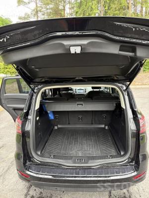 Black Ford S-Max 2023 in Riga, with an engine capacity of 2.00 L and mileage of 73 thousand km for 18750 €, photo 6 on AUTOMOTO.COM.LV