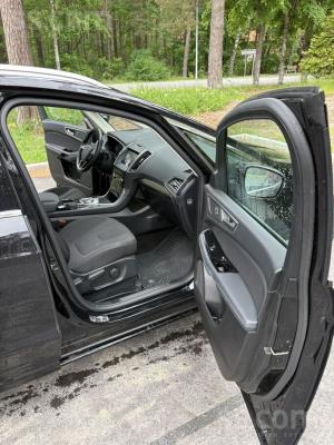 Black Ford S-Max 2023 in Riga, with an engine capacity of 2.00 L and mileage of 73 thousand km for 18750 €, photo 8 on AUTOMOTO.COM.LV