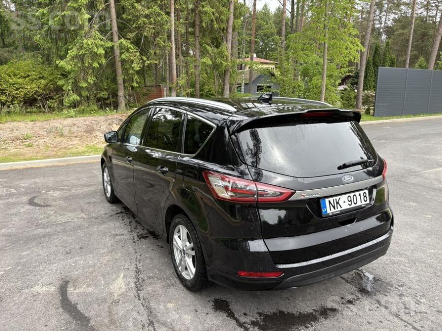 Black Ford S-Max 2023 in Riga, with an engine capacity of 2.00 L and mileage of 73 thousand km for 18750 €, photo 15 on AUTOMOTO.COM.LV