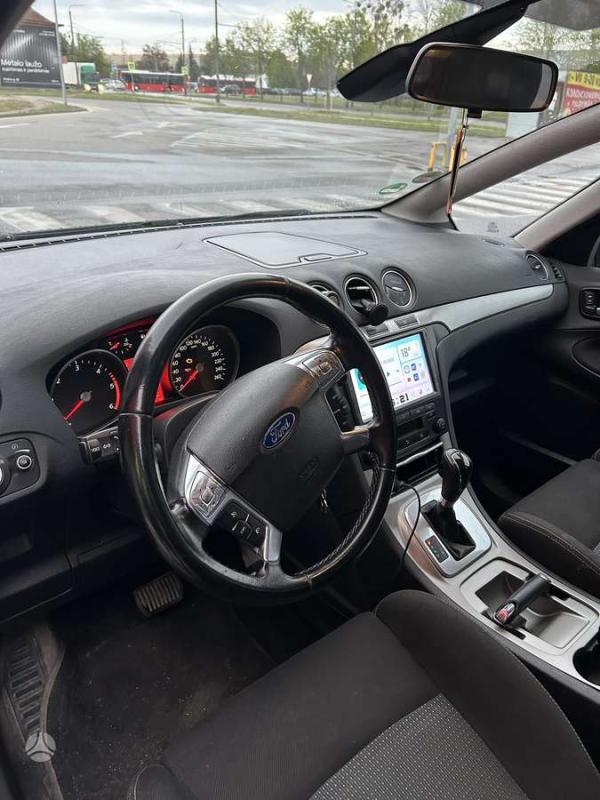 Black Ford S-Max 2011 in Kaunas, with an engine capacity of 0.00 L and mileage of 240 thousand km for 4200 €, photo 6 on AUTOMOTO.COM.LV