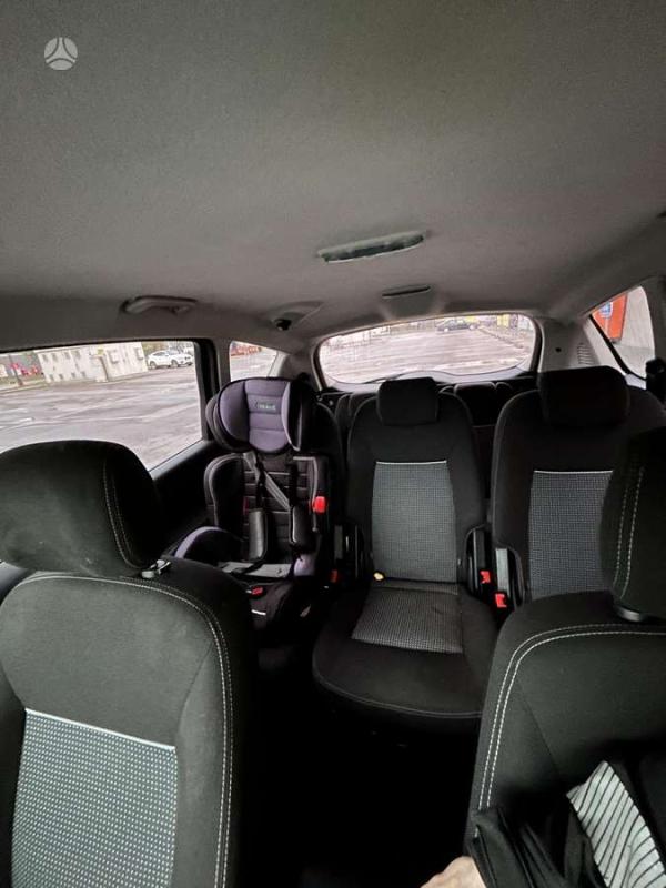 Black Ford S-Max 2011 in Kaunas, with an engine capacity of 0.00 L and mileage of 240 thousand km for 4200 €, photo 8 on AUTOMOTO.COM.LV
